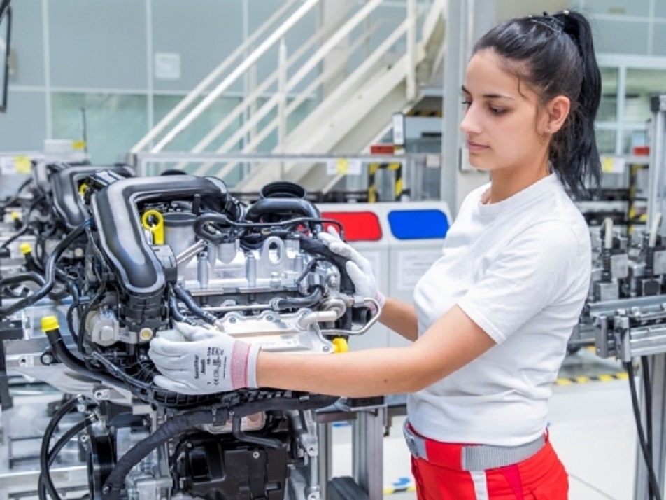 MÉRNÖKÖK LEPTÉK EL A VÁROST: Ma kezdődött a járműhajtással foglalkozó ...