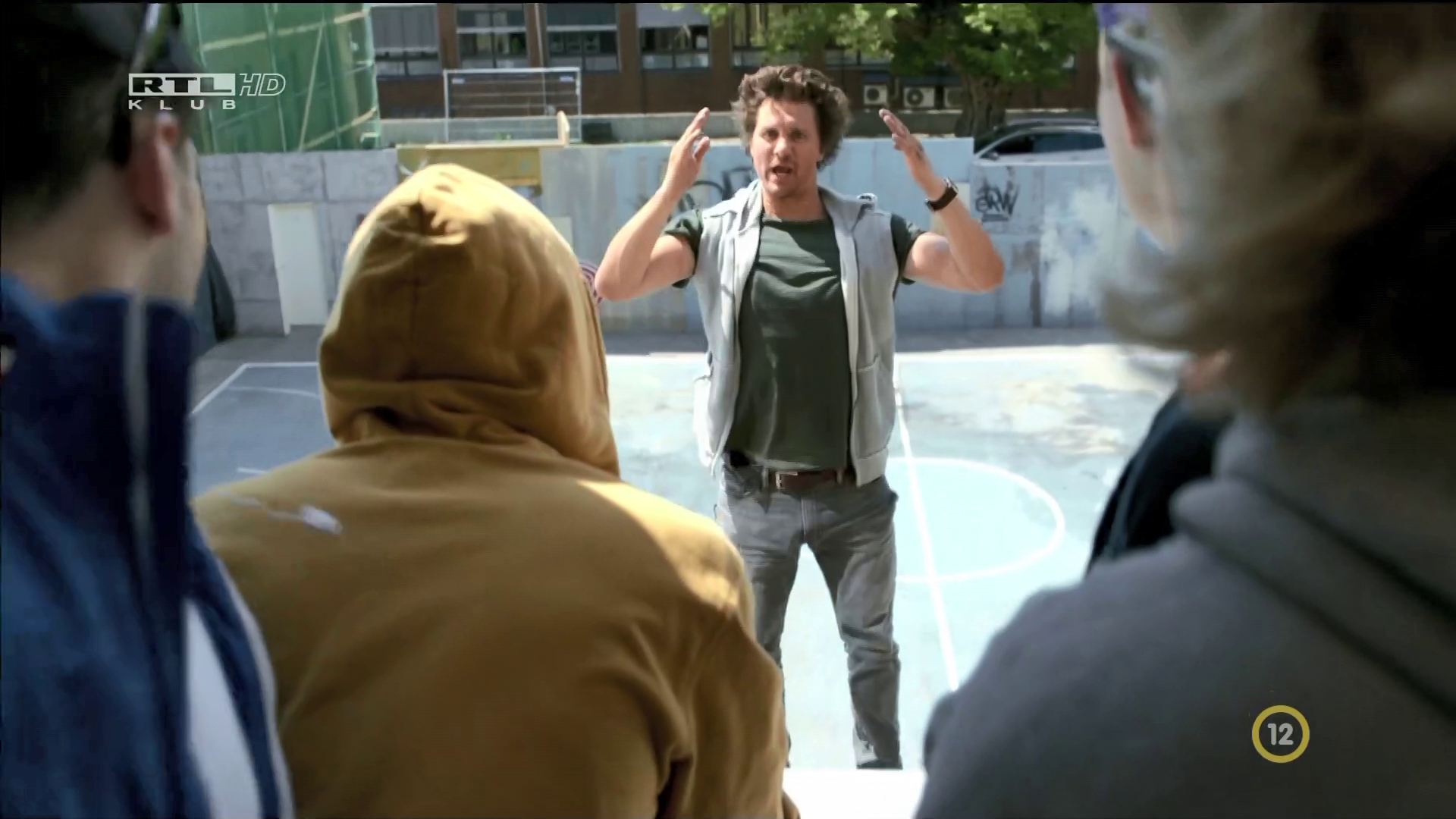 A tanár 1x01 - A szertárban sem dugunk! - hogyvolt