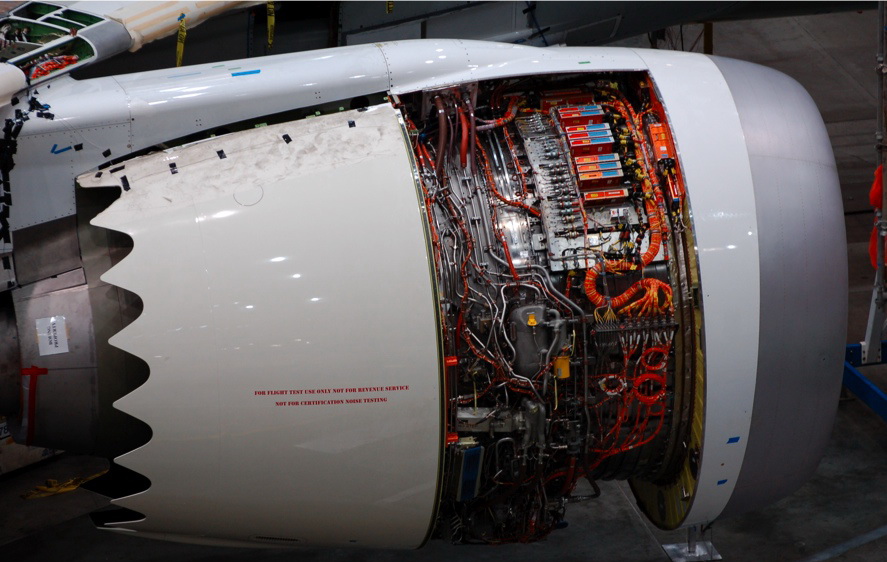 Trent 1000 "UN-contained Engine Failure" - DA.C
