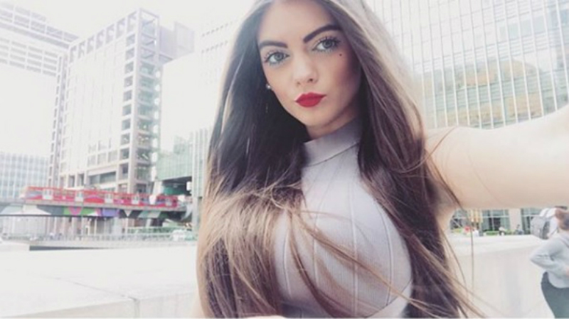 Kirúgták, mert túl jól nézett ki - Kívül tágasabb