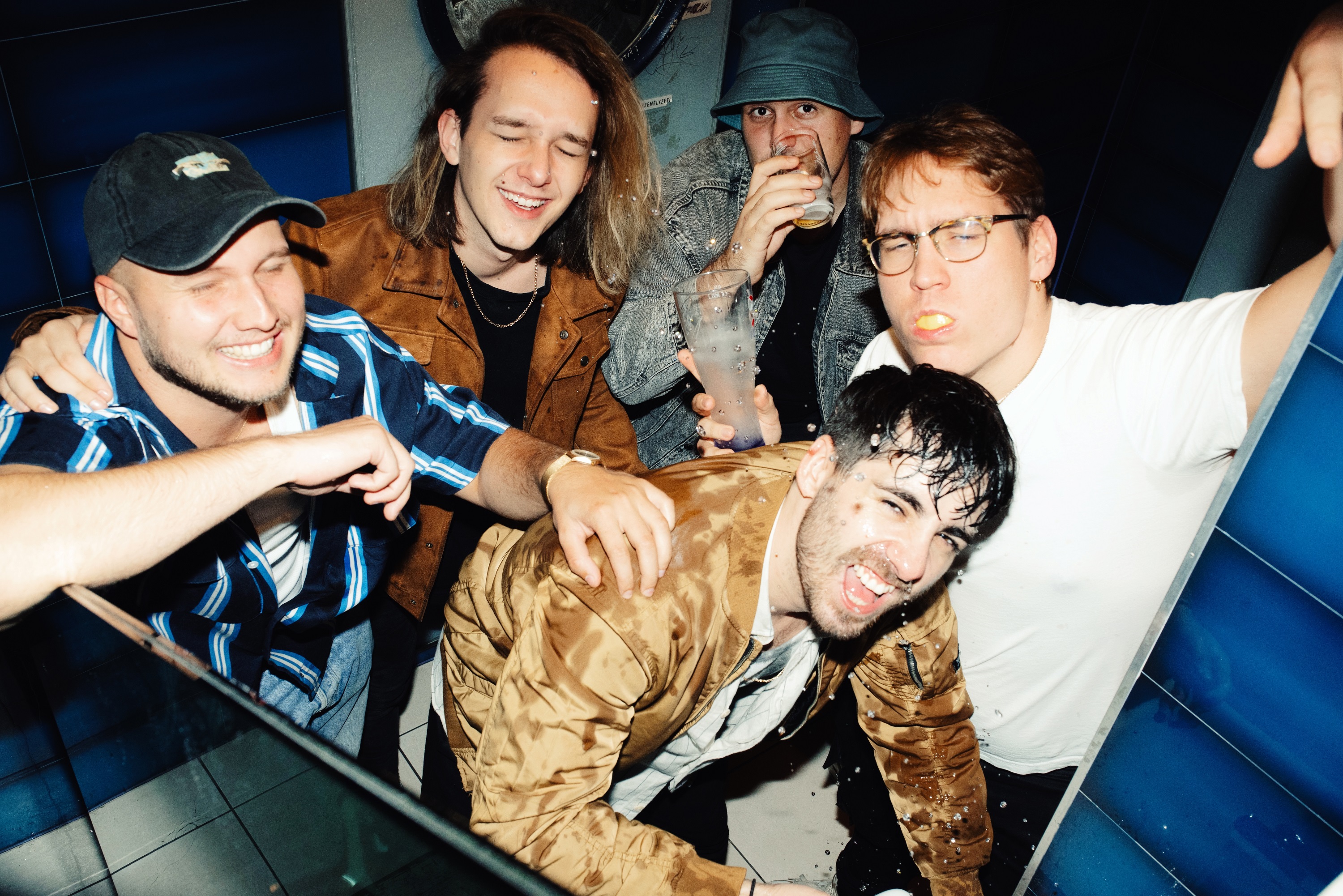 November 5-én mutatja be új nagylemezét a Fiúk zenekar - Kultúrjunkie