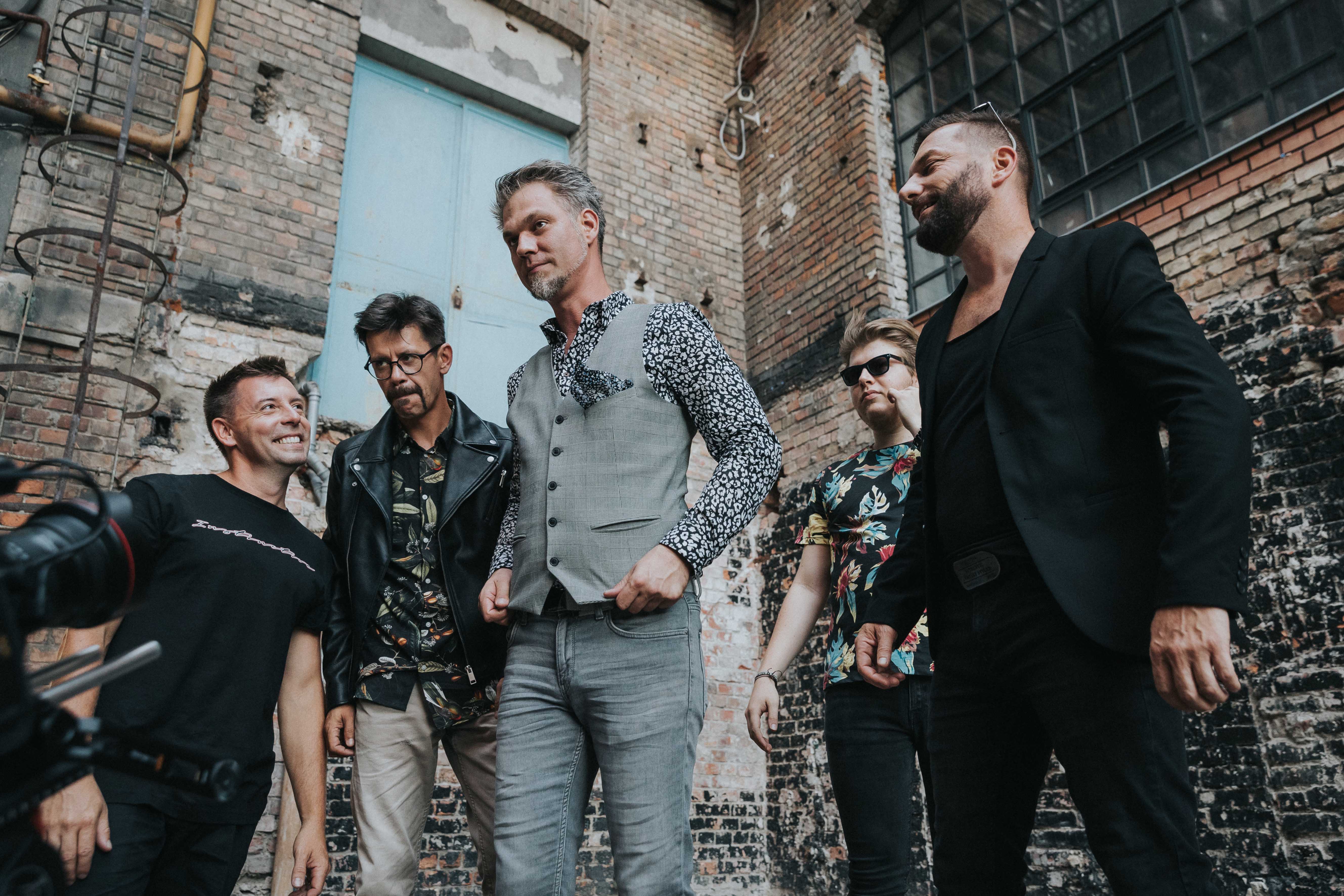 Ady Endre versét zenésítette meg az Apnoé - Itt a Héja-nász az avaron ...