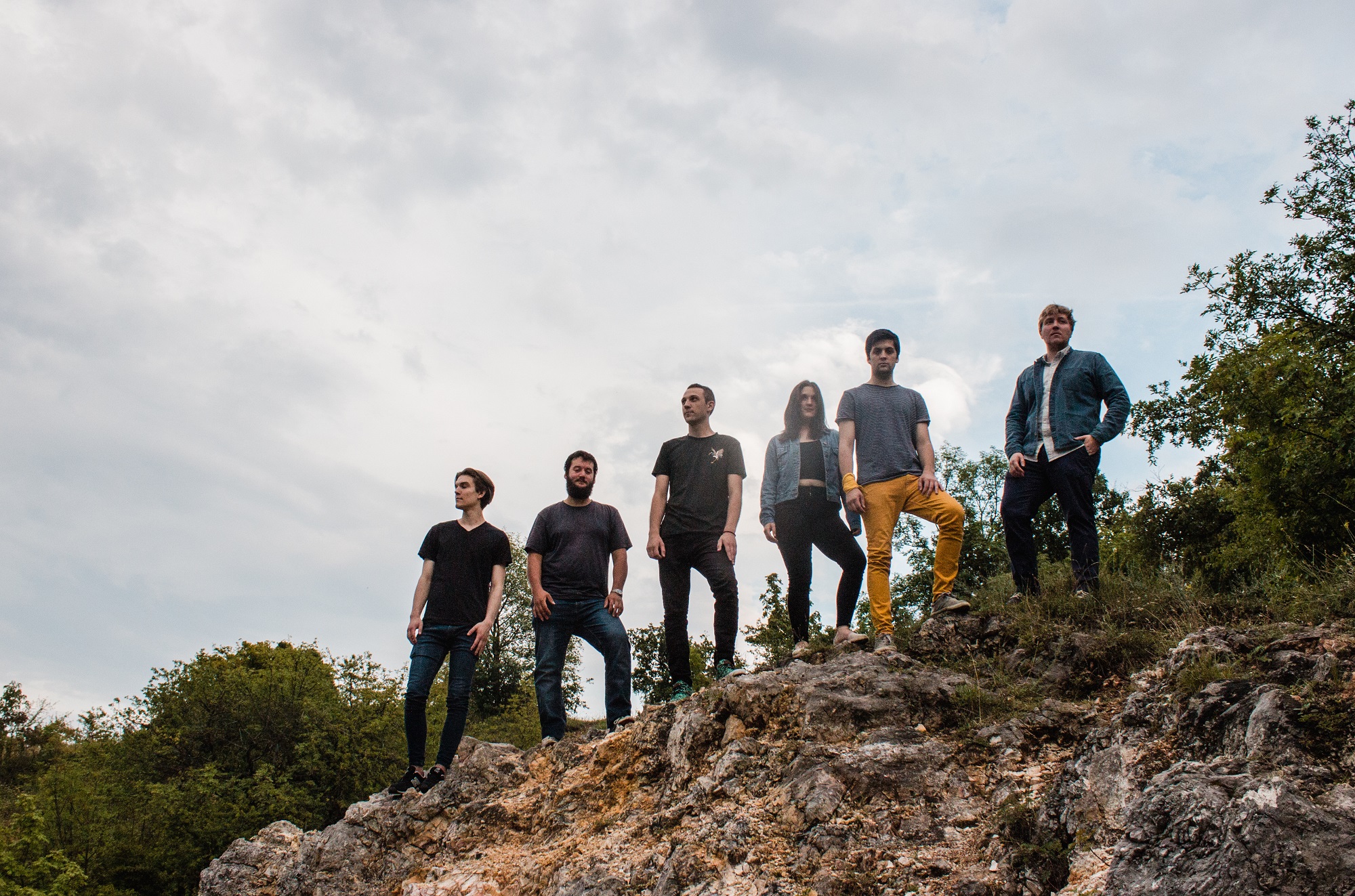 Festett száj - Itt a Sezlony új EP-je - Lángoló Gitárok