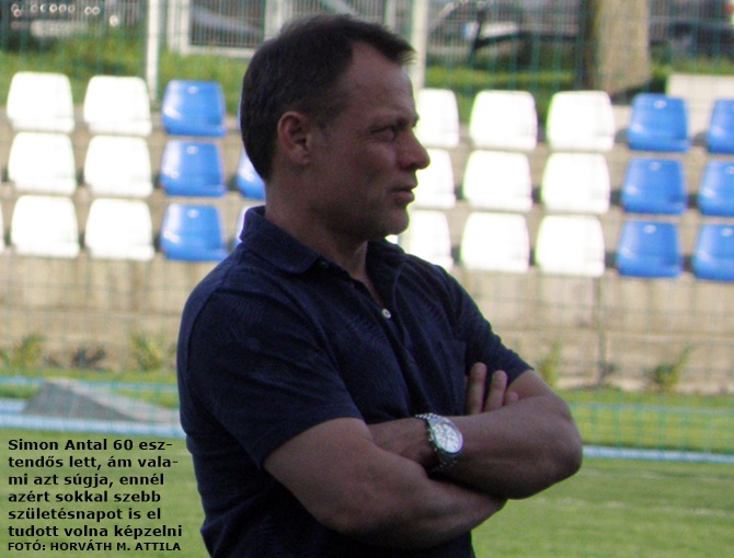 Máté Péter húzta el Simon Antal születésnapi nótáját - PONYVALEGÉNY