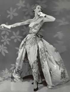 Jean Patou - Queen's wardrobe