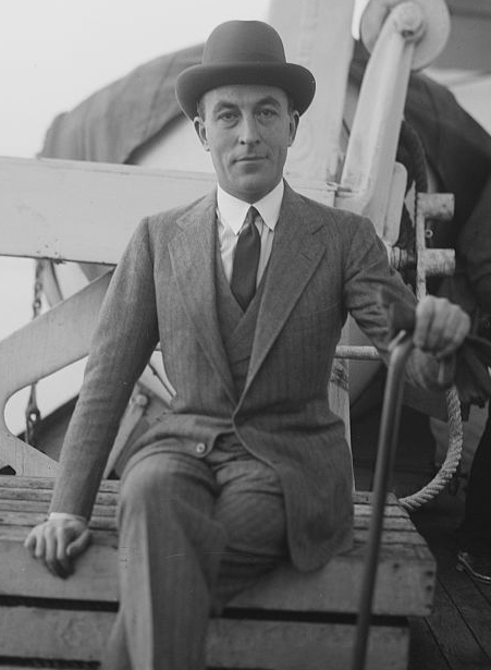 Jean Patou - Queen's wardrobe