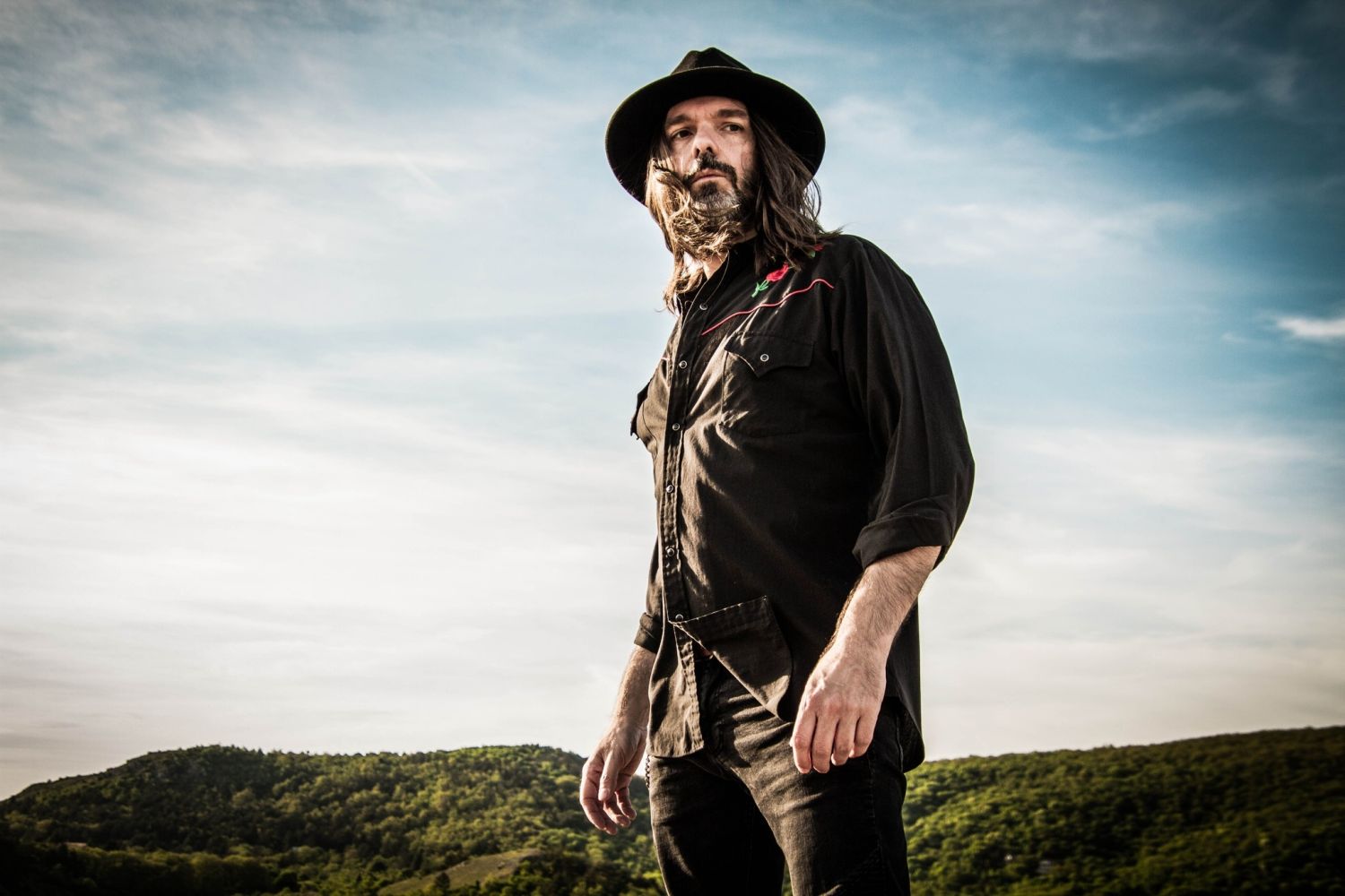 Szólókarrierbe kezdett az Ozone Mama gitárosa – Itt az első klip ...