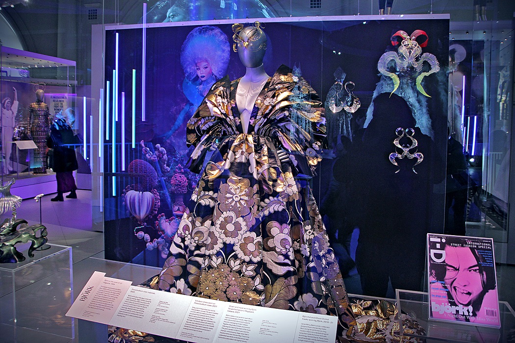 Cserháti Zsuzsa, Karády Katalin és Ꙣeva is bekerül a Zene Háza ...