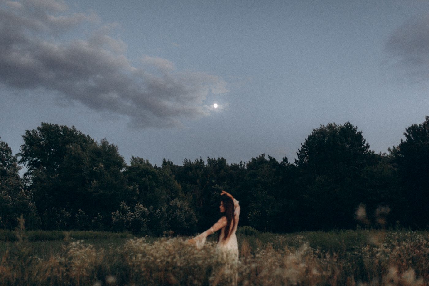 Népdalok melankolikus álomvilágból – Megjelent Méry Rebeka új kislemeze ...