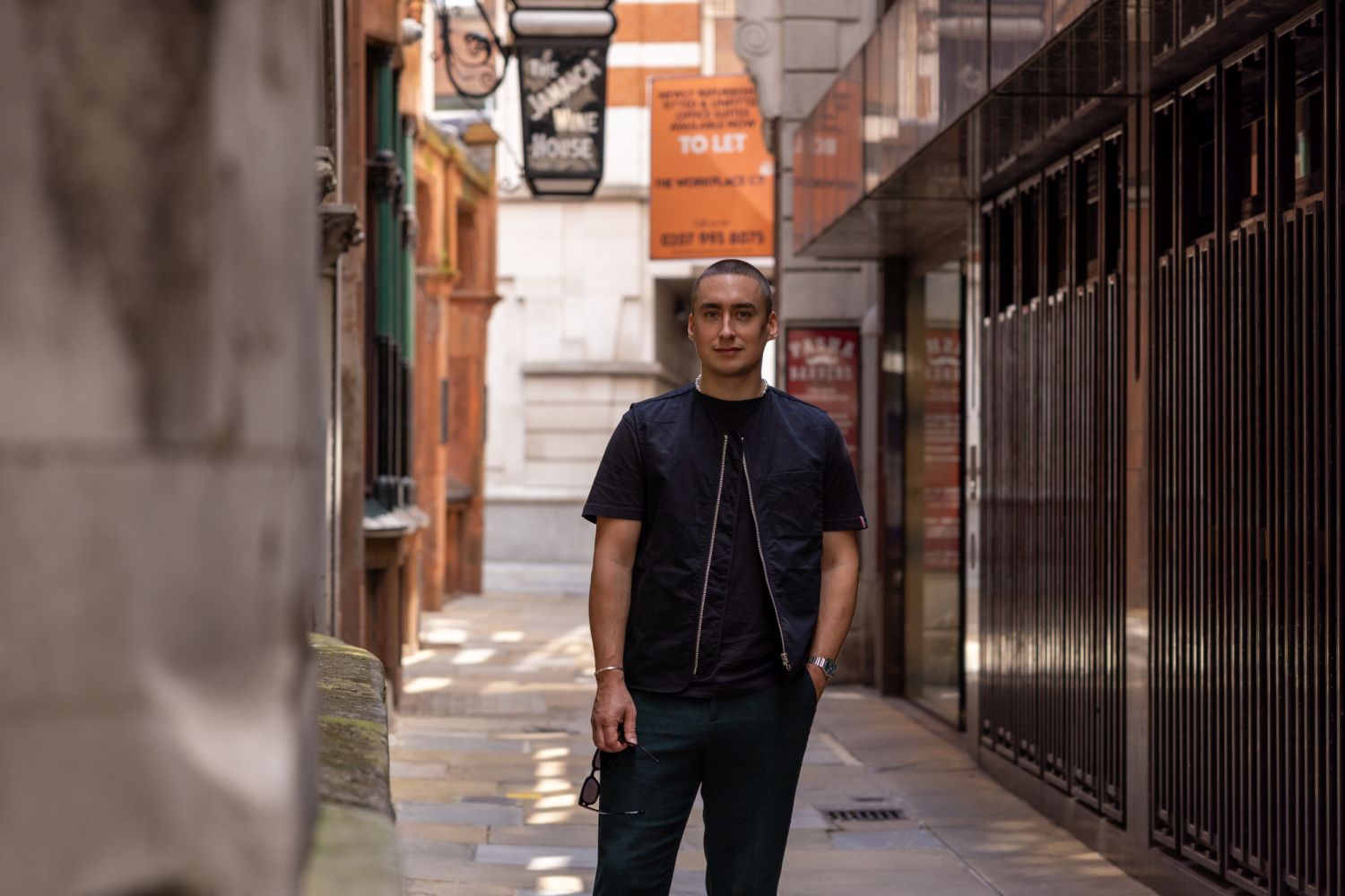 Napfény, trombitával – Itt van Balogh Tomi új dala, a Sunny London ...