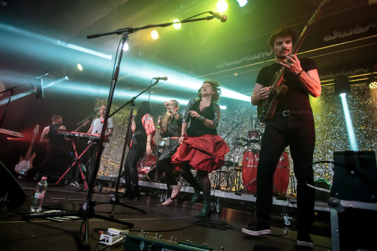 Eklektikus örömzene a Rocky Mountain és a Fuji árnyékából - Erik Sumo ...