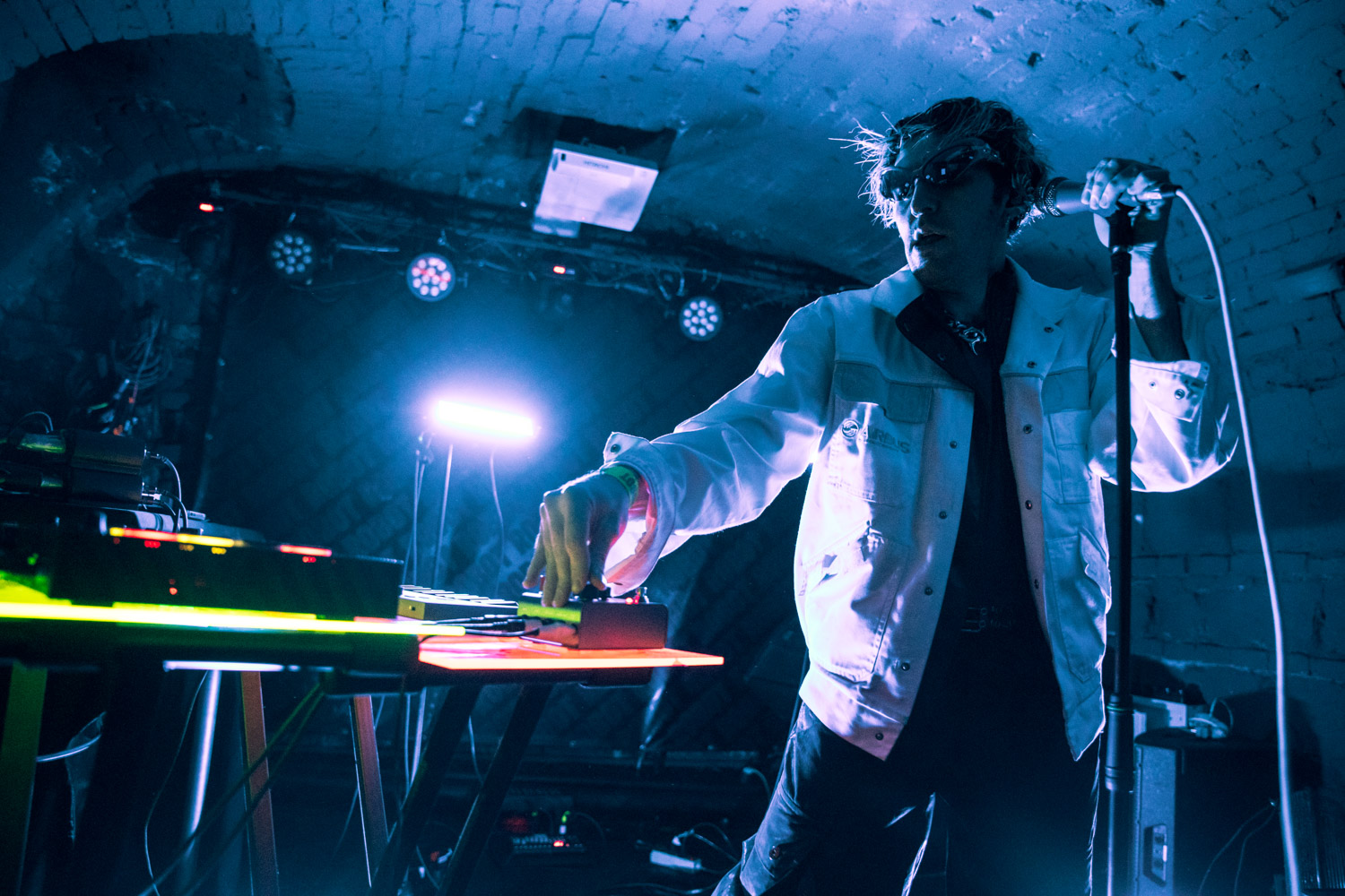 Törtütem, darkwave és cyberpunk – Ilyen volt Kris Baha és Kontravoid a ...