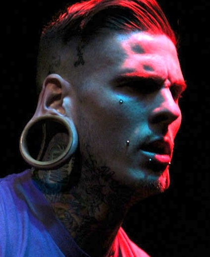 Napi bulvár: Az Ex-Suffokate énekes Ricky Hoover kiszedette a ...