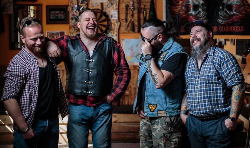 DUSTY CHOPPER - Dalpremier: Old Man Hudson - Rozsdagyár