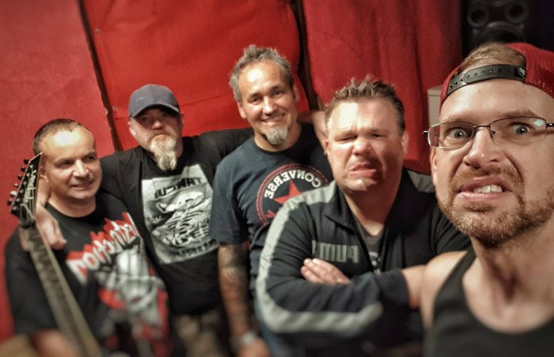 M.W.S. - Dalpremier: Godsent - Rozsdagyár