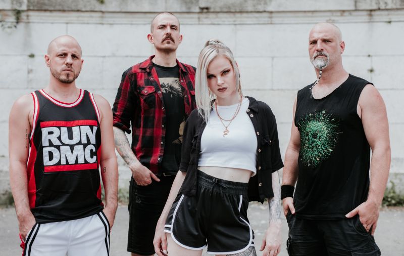 THE HELLFREAKS - Klippremier: Hit Me Where It Hurts - Rozsdagyár