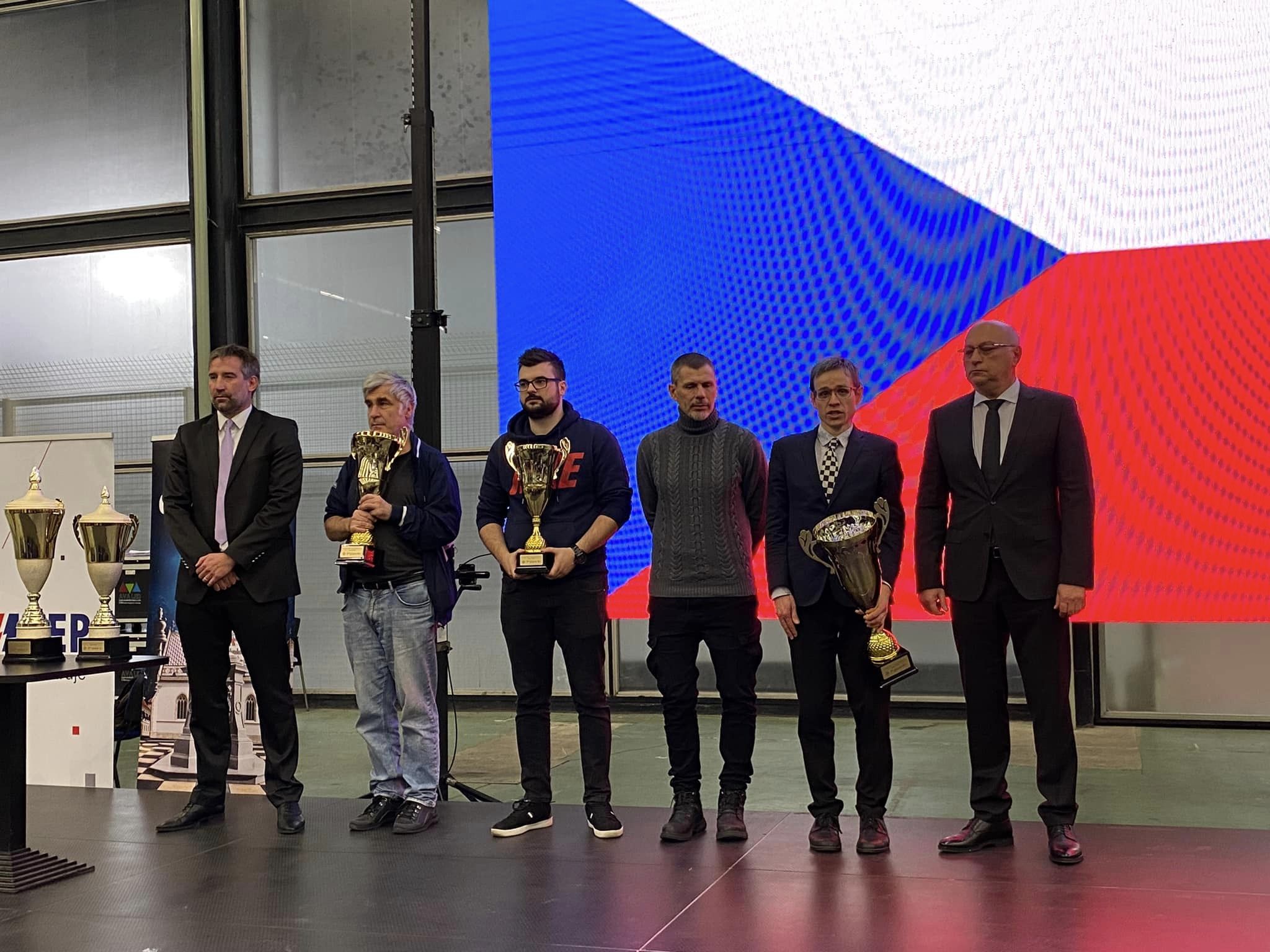 A FIDE DRESS CODE szabályzata - Vannak-e olyan sakkozók akik ...