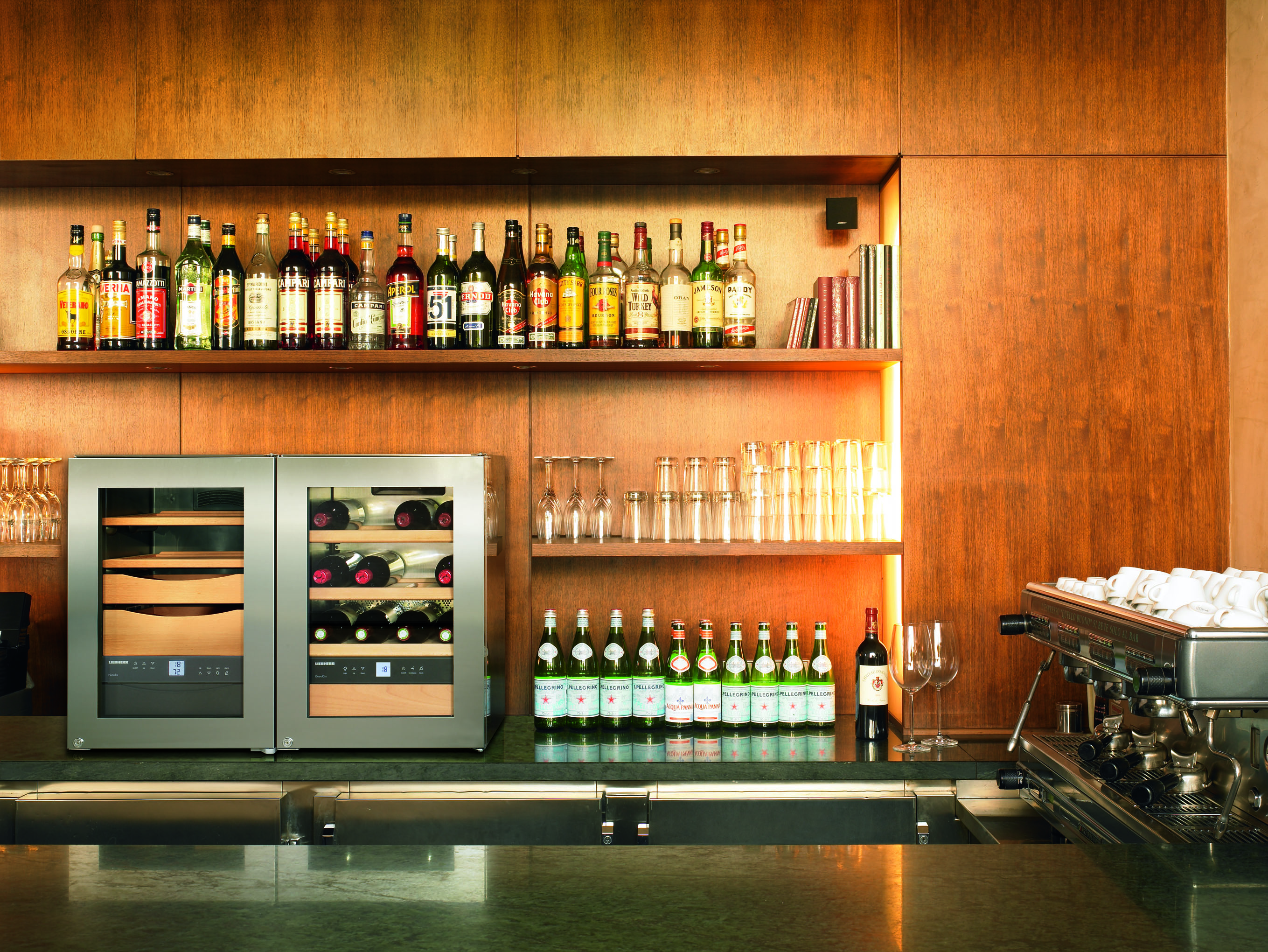 Liebherr Humidor - Szivarozok tehát vagyok!