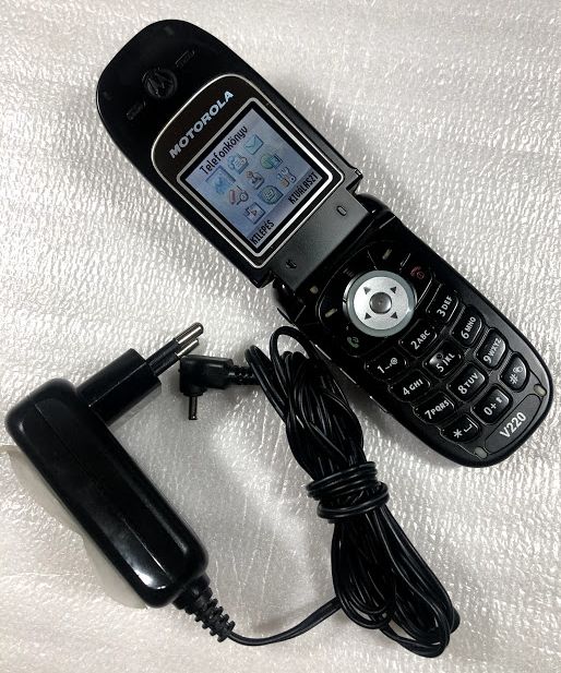 Motorola v220 nyomógombos retro mobiltelefon - TopLab